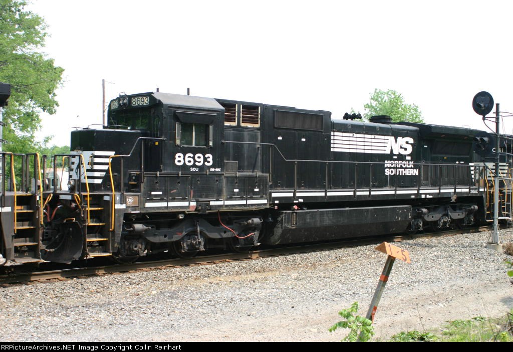 NS 8693